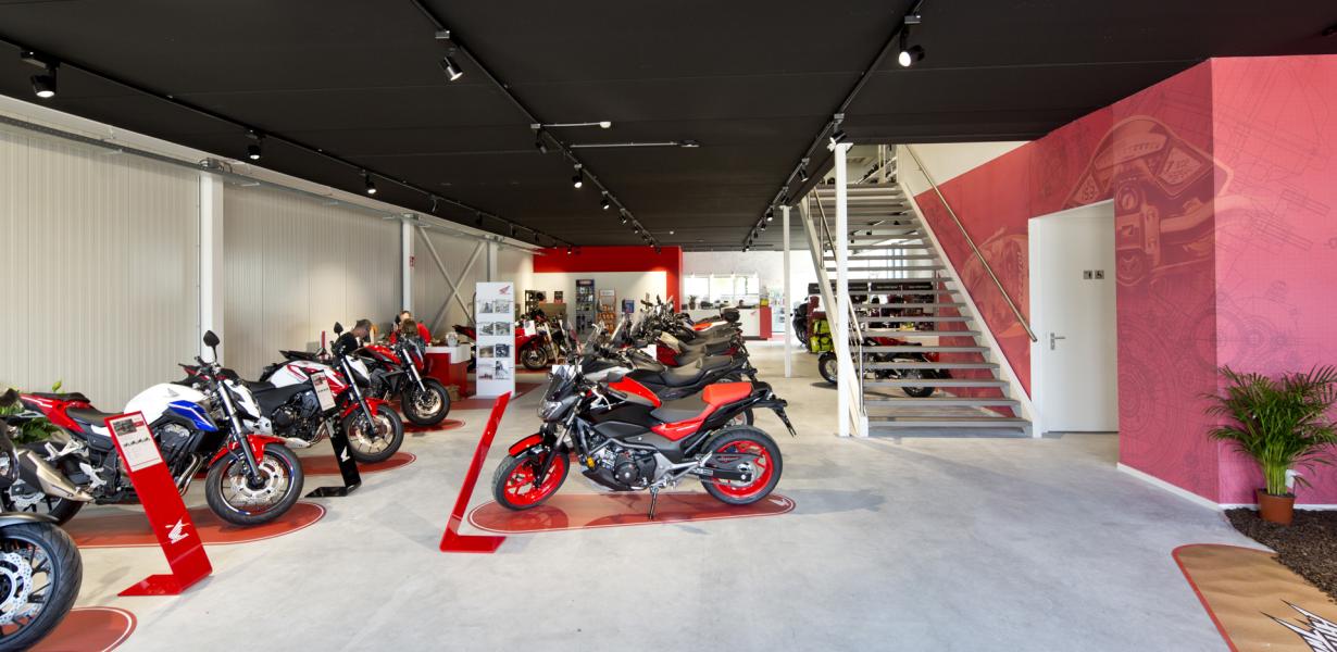 Nieuwbouw motorcentrum